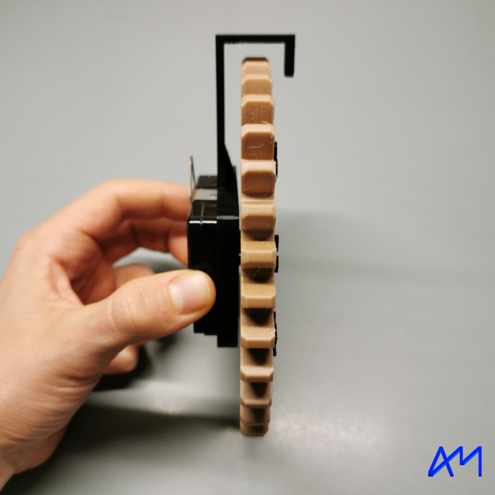 3D Printable Gear clock by Andrea Montalti