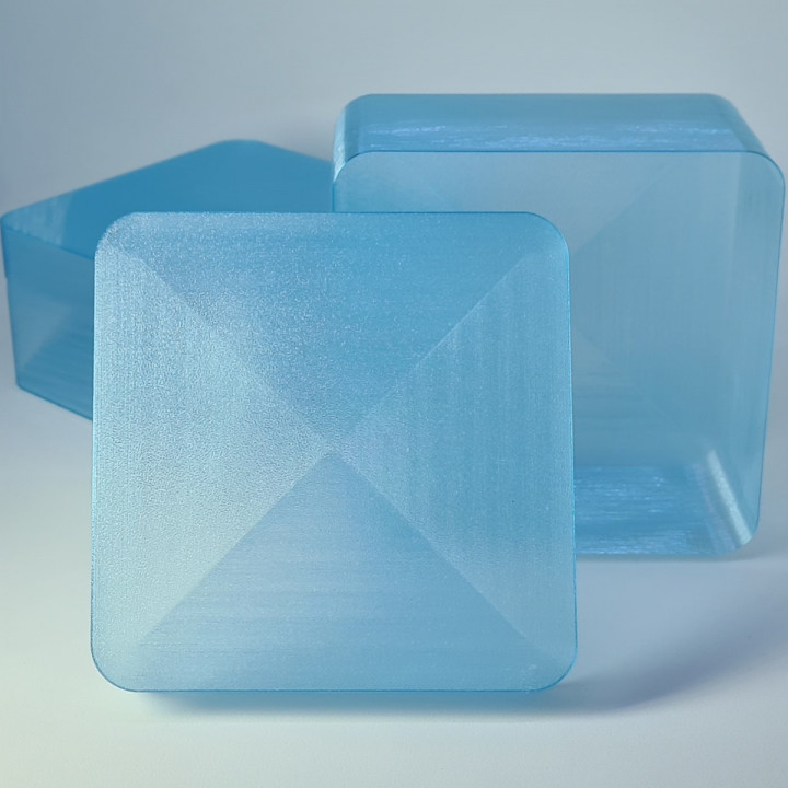 3D Printable Thin Gift Box by Tom Vít