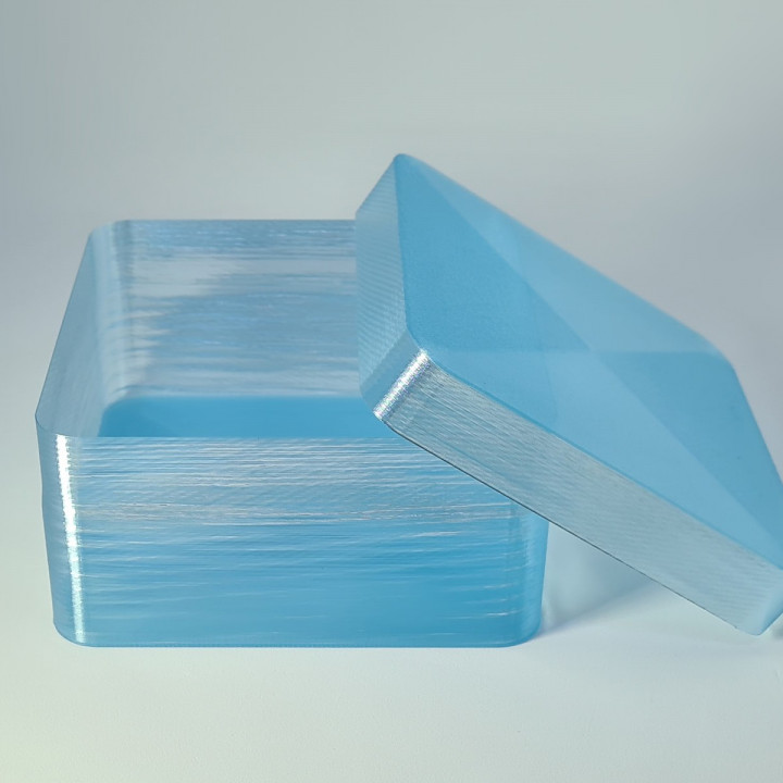 3D Printable Thin Gift Box by Tom Vít