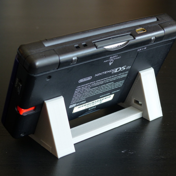 3D Printable Nintendo DS Lite Display Stand by Andre