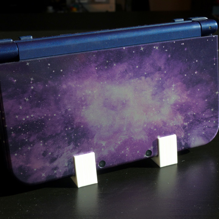 3D Printable New Nintendo 3DS XL Display Stand by Andre