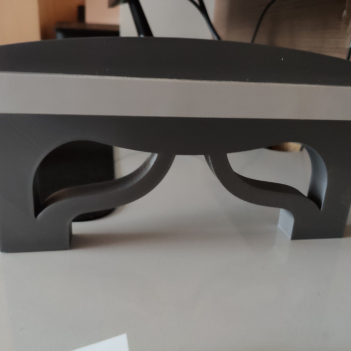 3D Printable Monitor Stand by Önay Bilgen