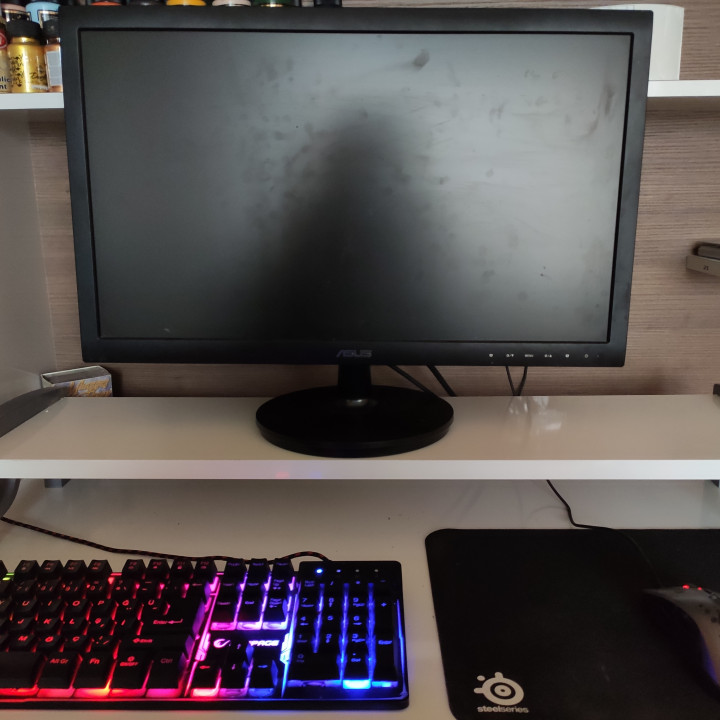 3D Printable Monitor Stand by Önay Bilgen