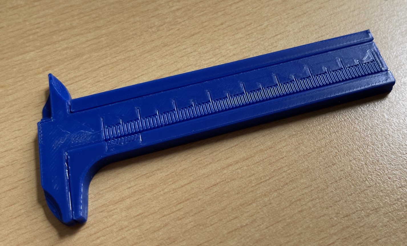 3D Printable Vernier Caliper by Maquina Engineering Studio