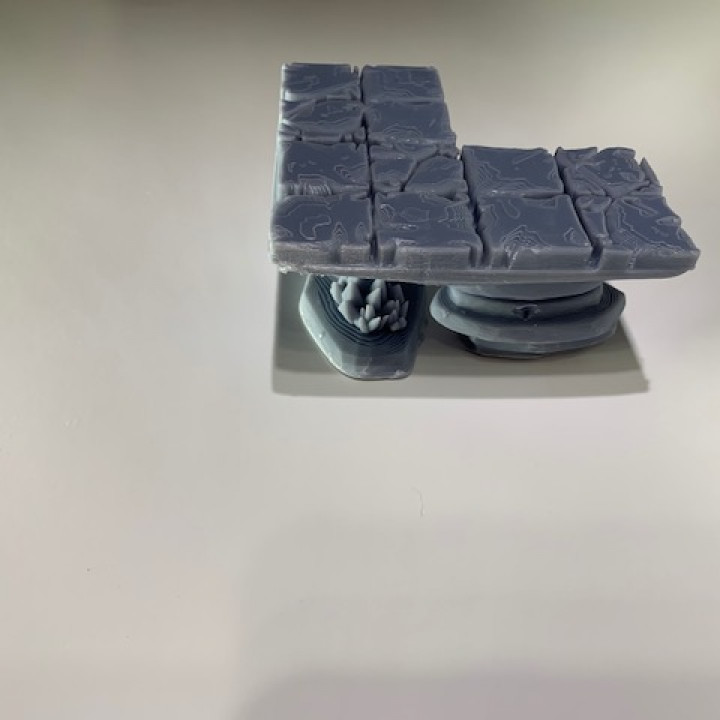 3D Printable Elevated dungeon tile by David Rardin
