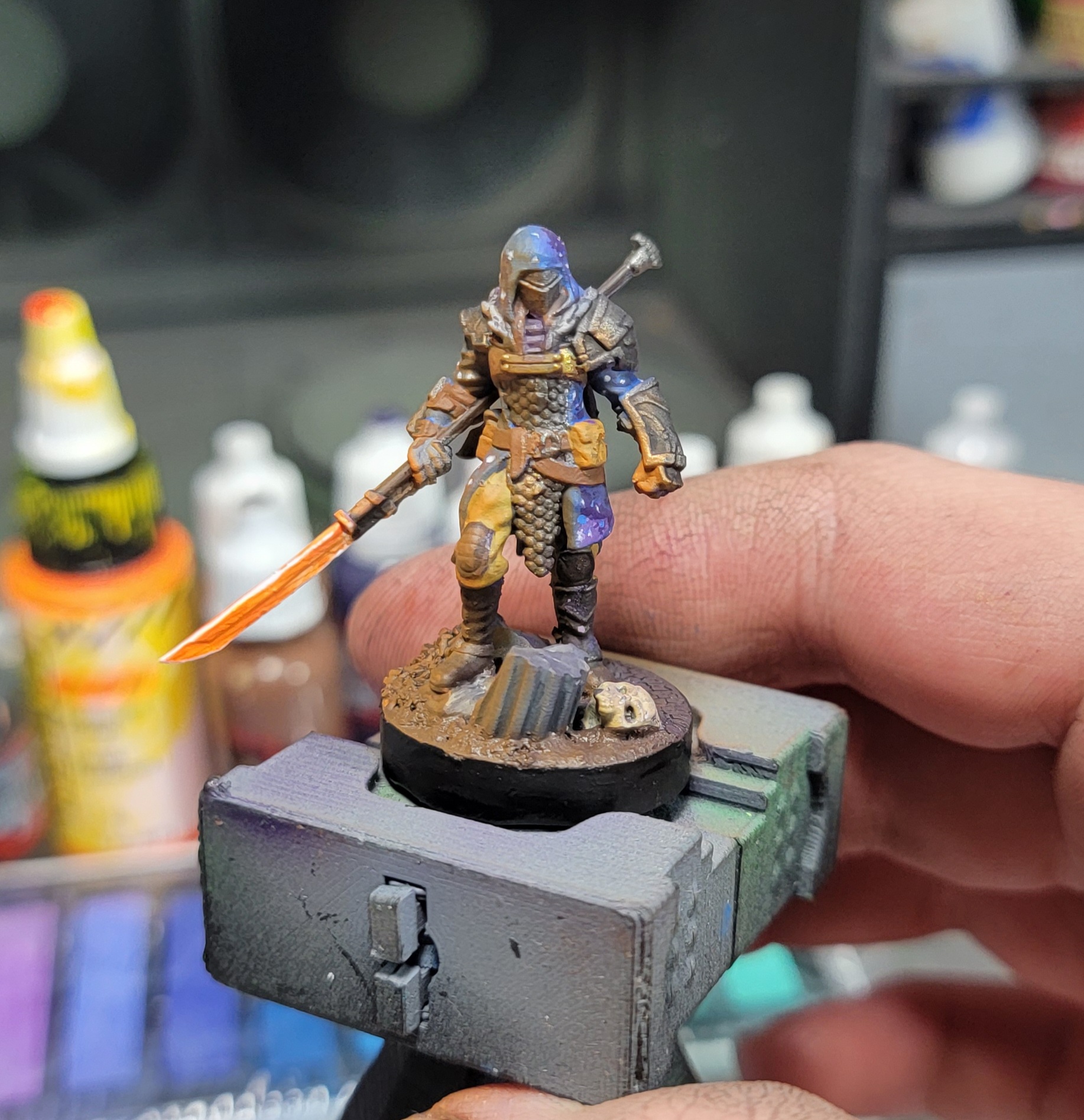 3D Printable Weary Knight with Greatsword (male) NOW PRESUPPORTED by ...