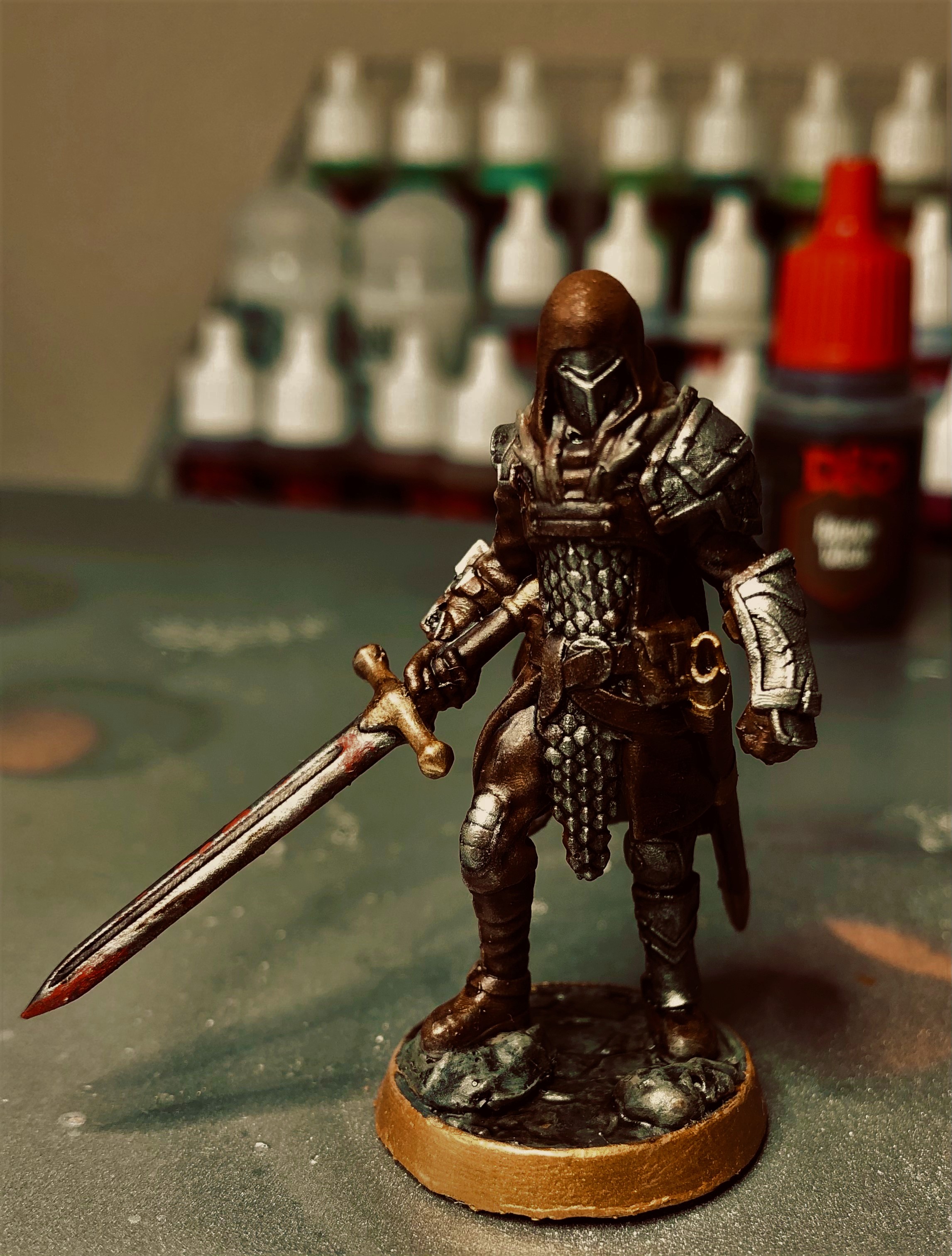 3D Printable Weary Knight with Greatsword (male) NOW PRESUPPORTED by ...