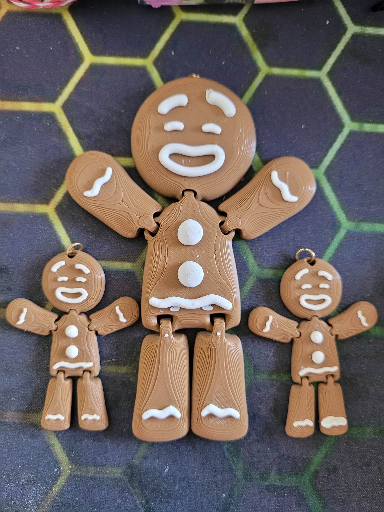 3D Printable Flexi Print-In-Place Gingerbread Man by Flexi Factory