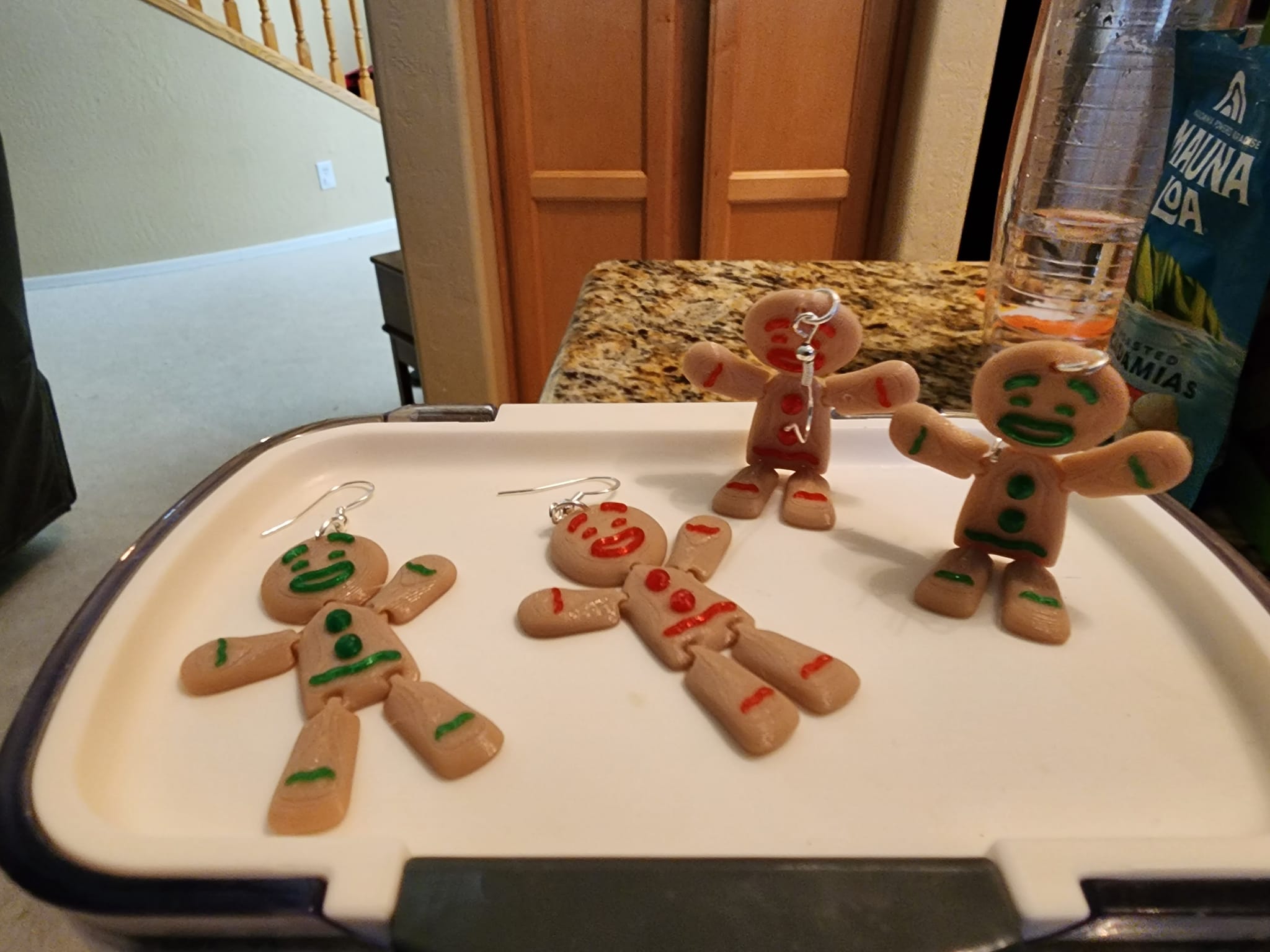 3D Printable Flexi Print-In-Place Gingerbread Man by Flexi Factory