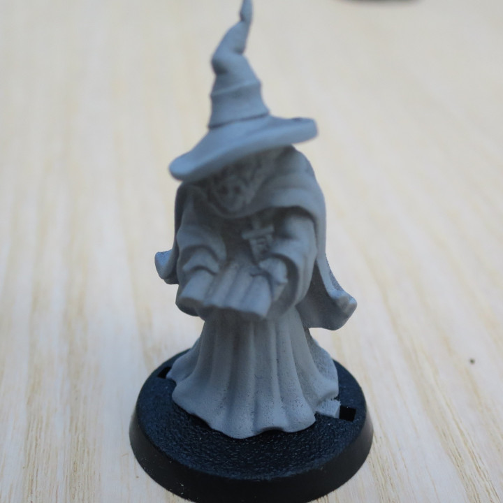 3D Printable Adventurer - The Rainbow Wizard - Colorful Fantasy Magic ...