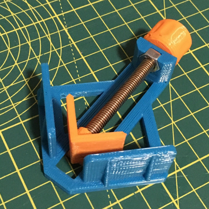 3D Printable 90 Degree Mini Corner Clamp by James Paz-Cundy