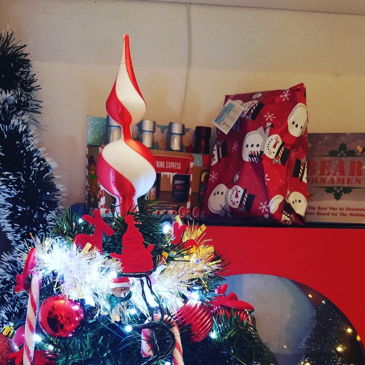 3D Printable Bicolor 3D printed Christmas Tree Topper by Mirco Rottermaier