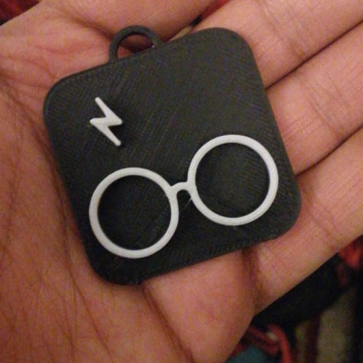 3D Printable harry potter logo keychain by Mohammed Al-Sheikhly