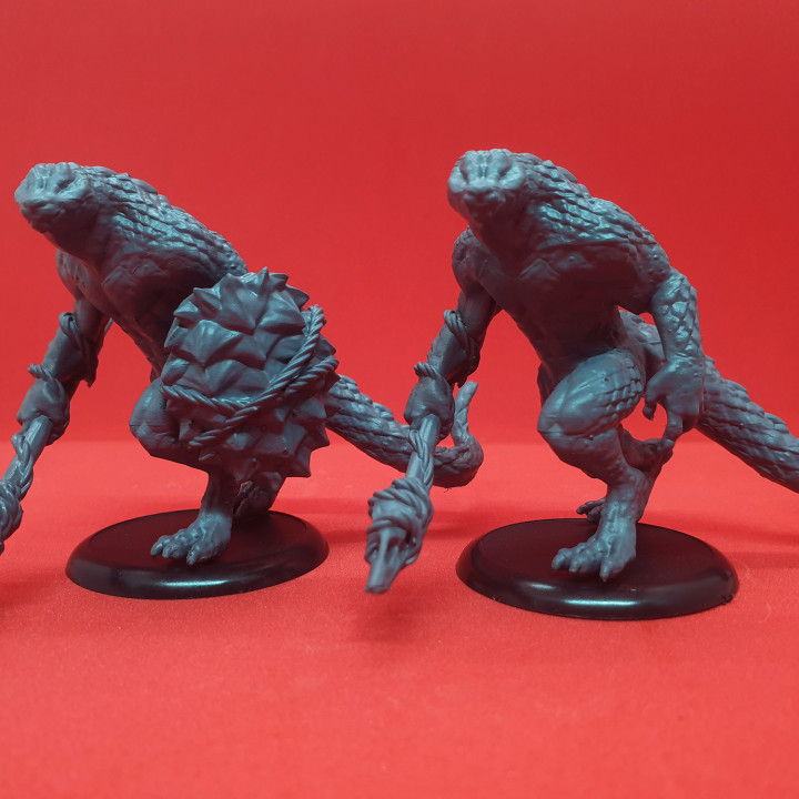 3D Printable Lizardfolk with Shield - Tabletop Miniature (Pre-Supported ...