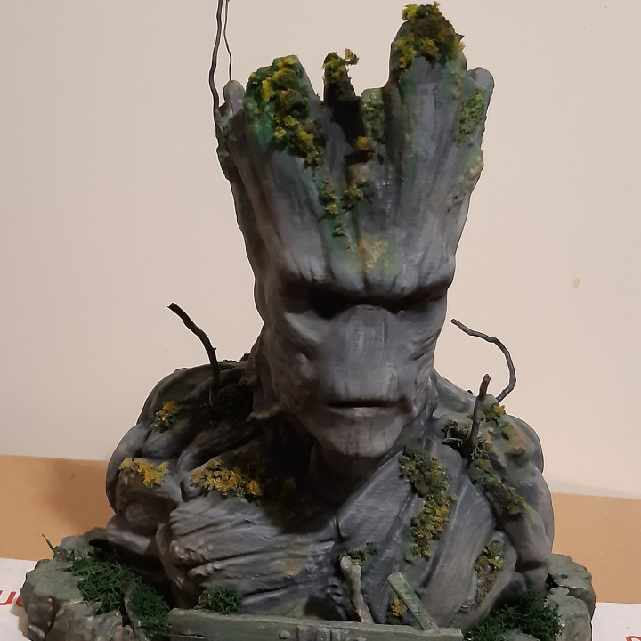 3D Printable base/stand for the popular "groot bust" by Ezra