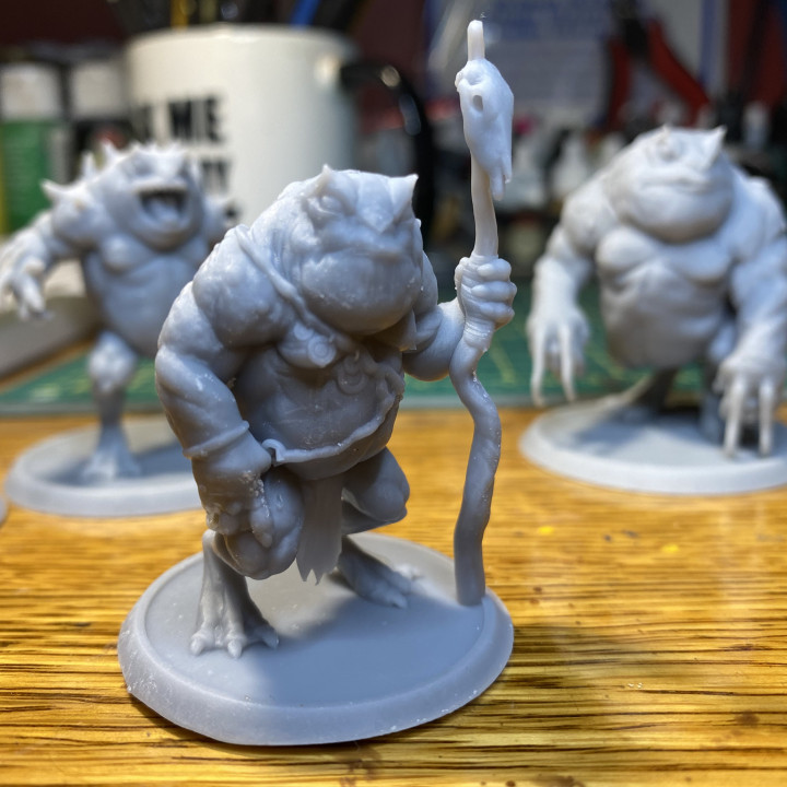 3D Printable Slaad (Green) - Tabletop Miniature by Yasashii Kyojin Studio