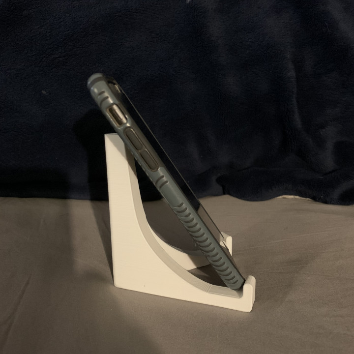 3D Printable Simple Phone Holder by Maximalian Kephart