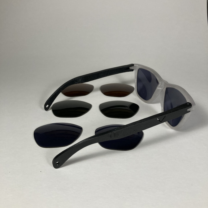 3D Printable Sunglasses printed with supports by Alec Kerr