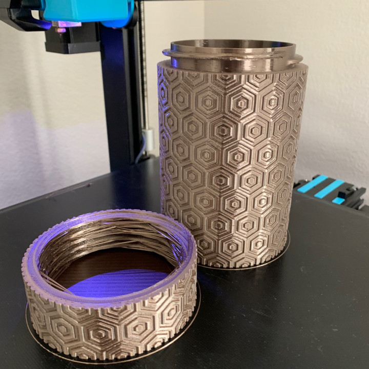 3D Printable Textured Cylinder Box by Sabrina Russell