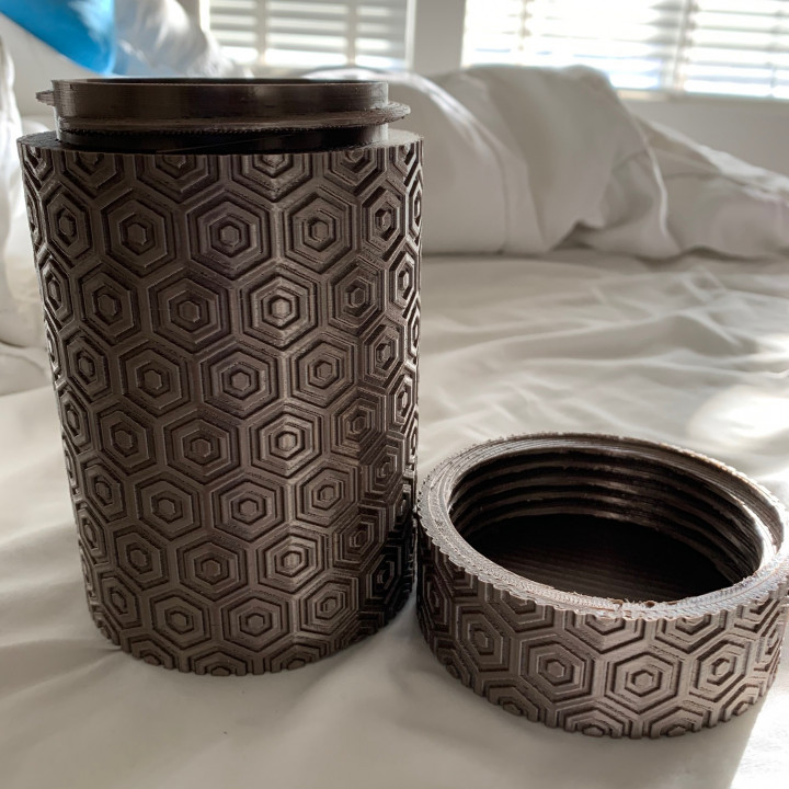 3D Printable Textured Cylinder Box by Sabrina Russell