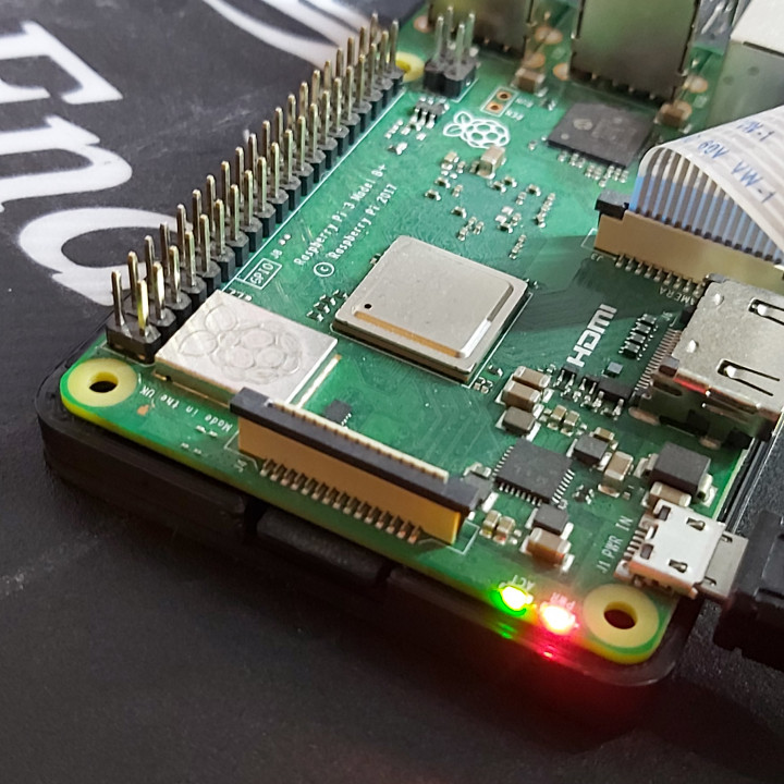 3D Printable Simple RPI 3B+ case by Martijn Broekhuizen