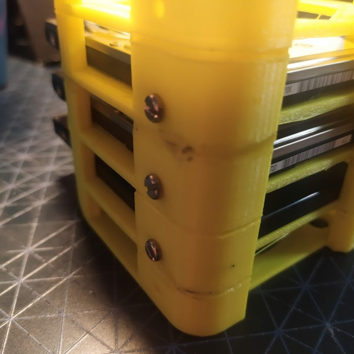 3D Printable A modular tray for 2.5 HDD/SDD by MauveFerret