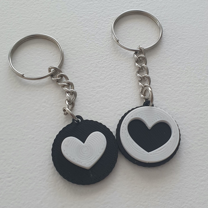 3D Printable Oreo style cookie valentines keychains by leandro almeida