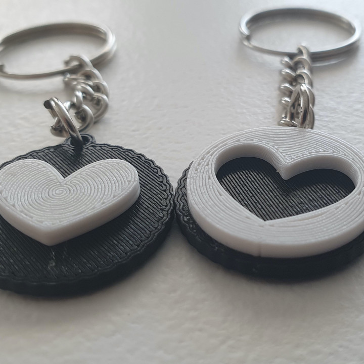 3D Printable Oreo style cookie valentines keychains by leandro almeida