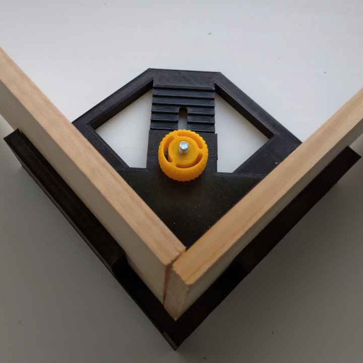 3D Printable Customizable corner clamp by Nail Khamitov