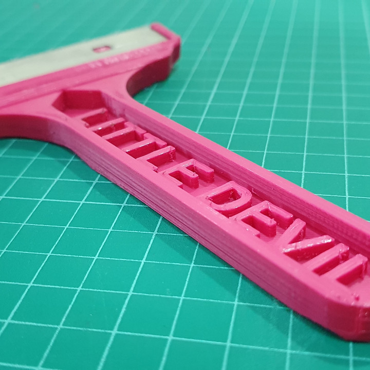 3D Printable The Scraper / Blade Holder by Dagfinn Marcus Falk-Danielsen