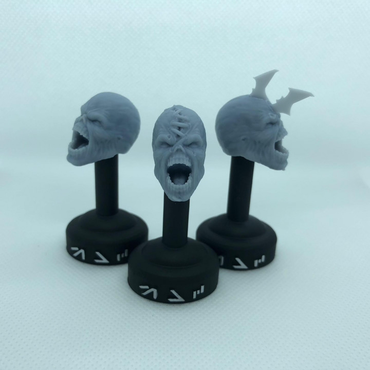 3D Printable 1/12th and 1/6th action figure head stands by Shahrukh Rana