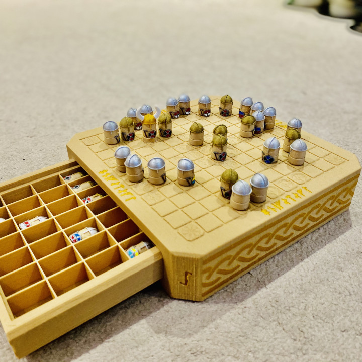 3D Printable Hnefatafl Board Game by Lazy Bear