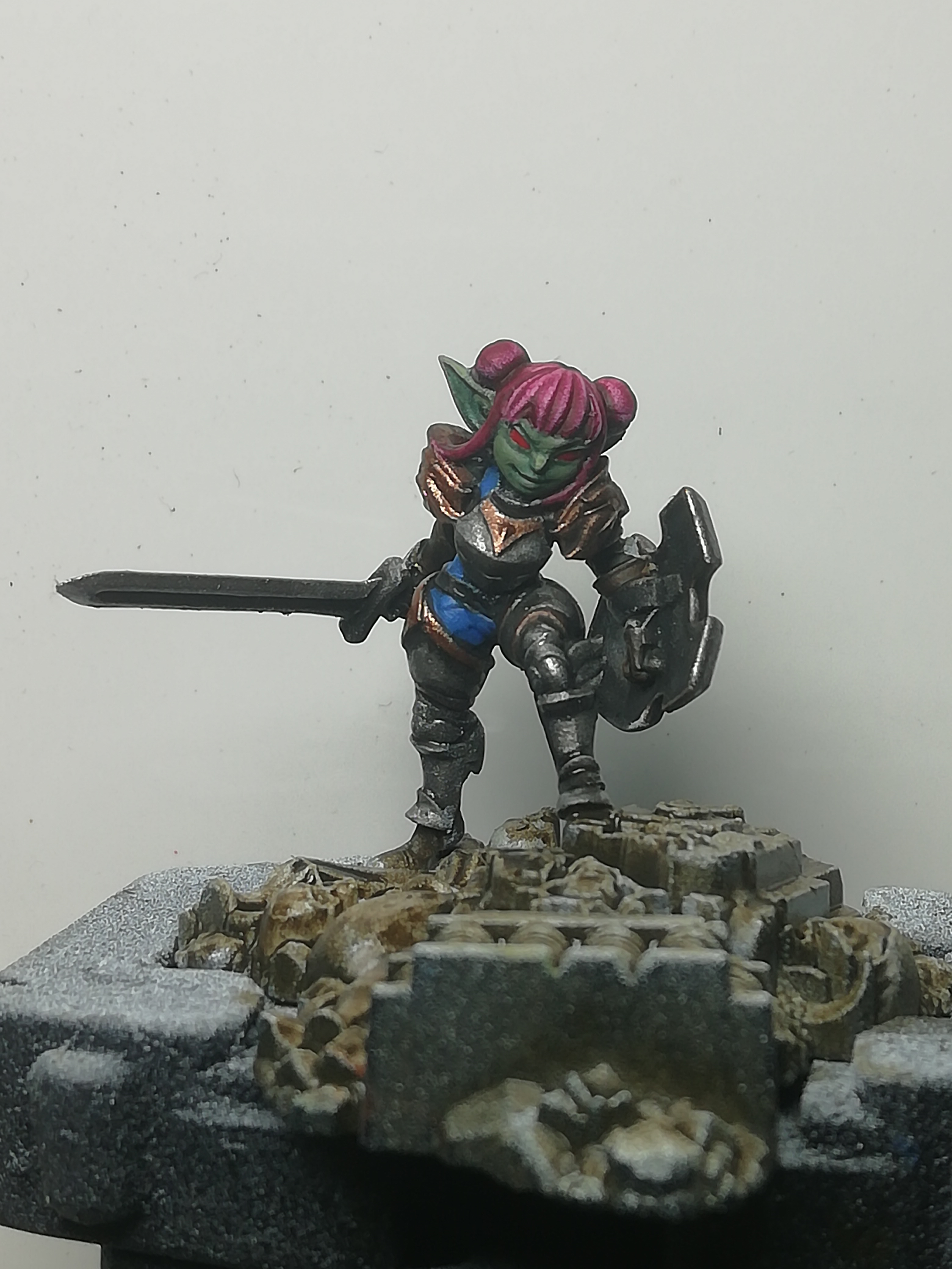 3D Printable Pint, the Goblin/Gnome paladin by Twin Goddess Miniatures