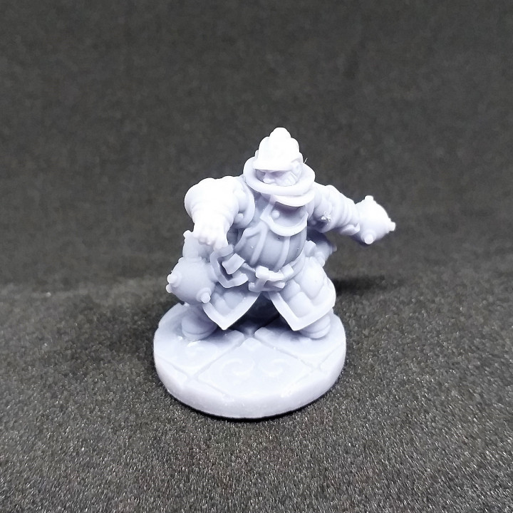 3D Printable Fabur Lod, dwarf artificer by Herospawnspot