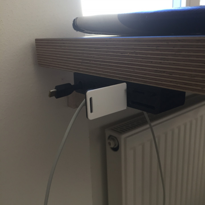 3D Printable cable hub by PM