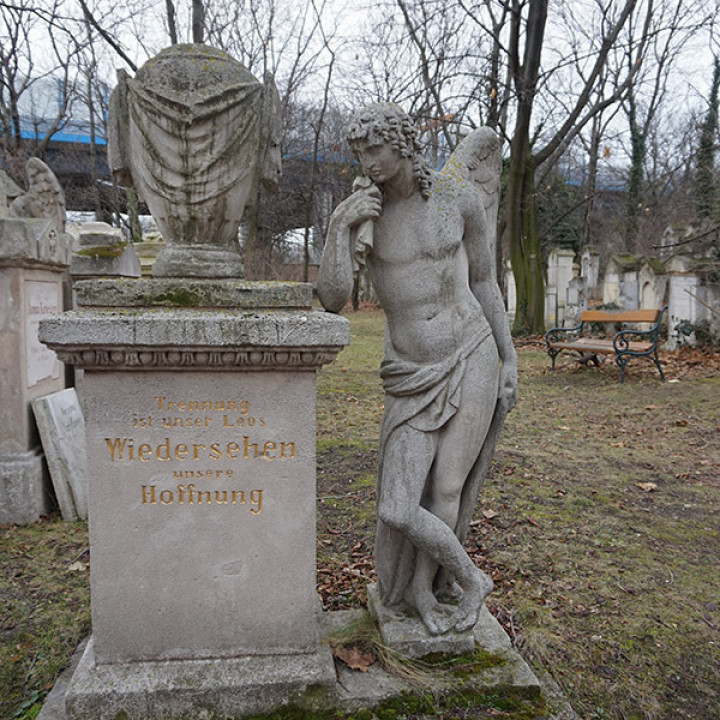 3D Printable Angel at the entrance of the cemetery Sankt Marx by Noe 3D
