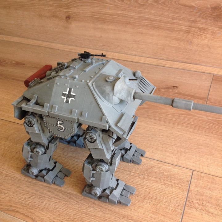 3D Printable WALKING TANK by Alexis