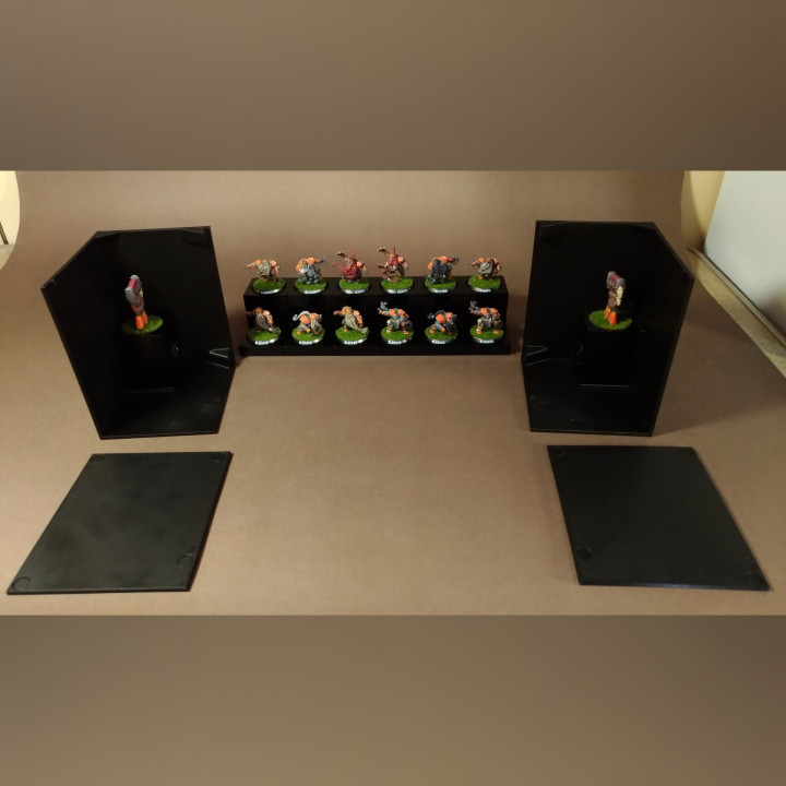 3D Printable Blood Bowl display platform by VeryCell