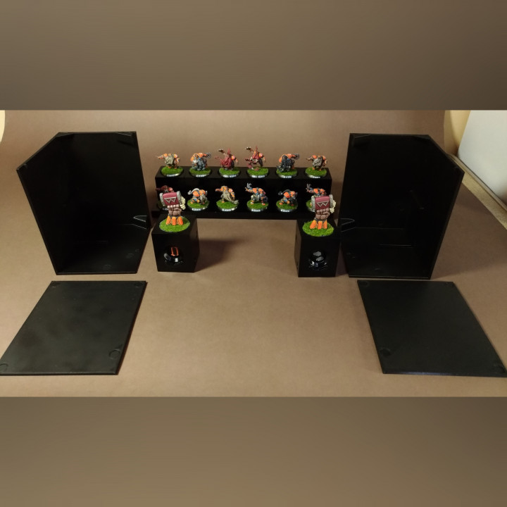 3D Printable Blood Bowl display platform by VeryCell