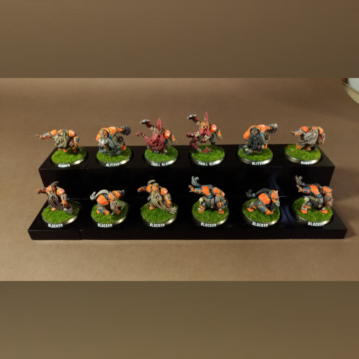 3D Printable Blood Bowl display platform by VeryCell