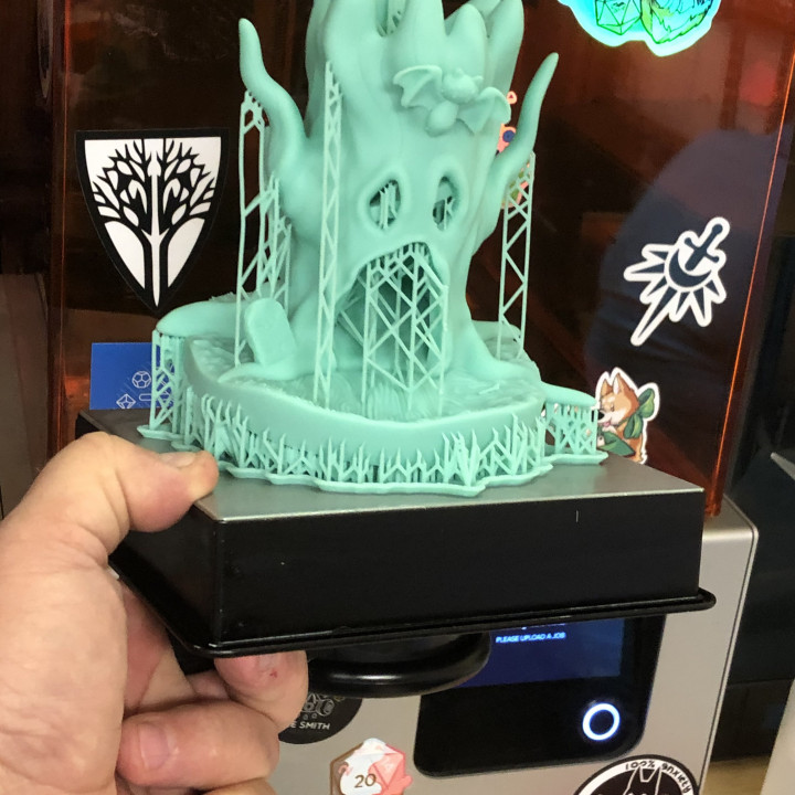 3D Printable Spooky Tree Dice Tower by Kyle and Paige