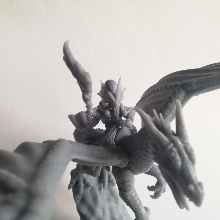 3D Printable The Elven Dragon King Miniature (28mm) by Juhász Gergely