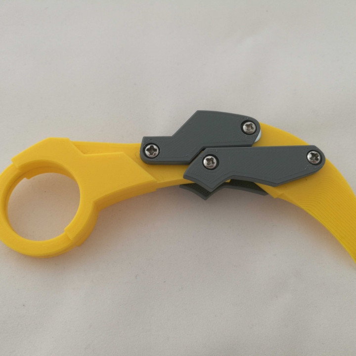3D Printable Folding Karambit by medyk3D