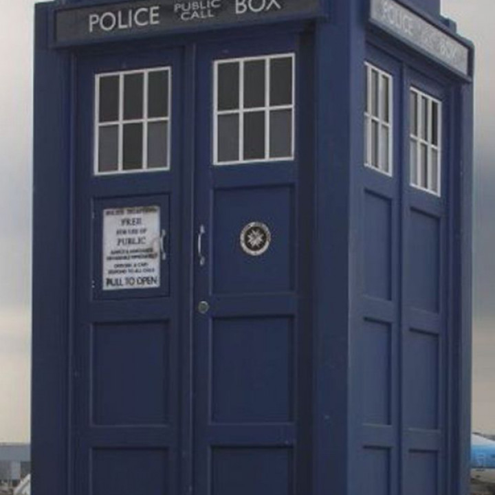 3D Printable Xbox Series X Tardis Cover by Josué Ayala