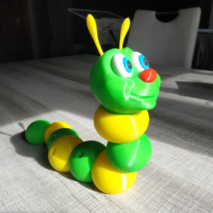3D Printable worm pencil holder by Area 3d Studio