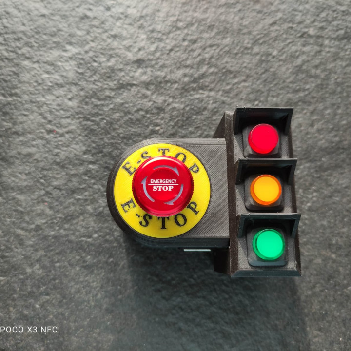 3D Printable e-stop AMC-AASD15A by kylian wesbeek