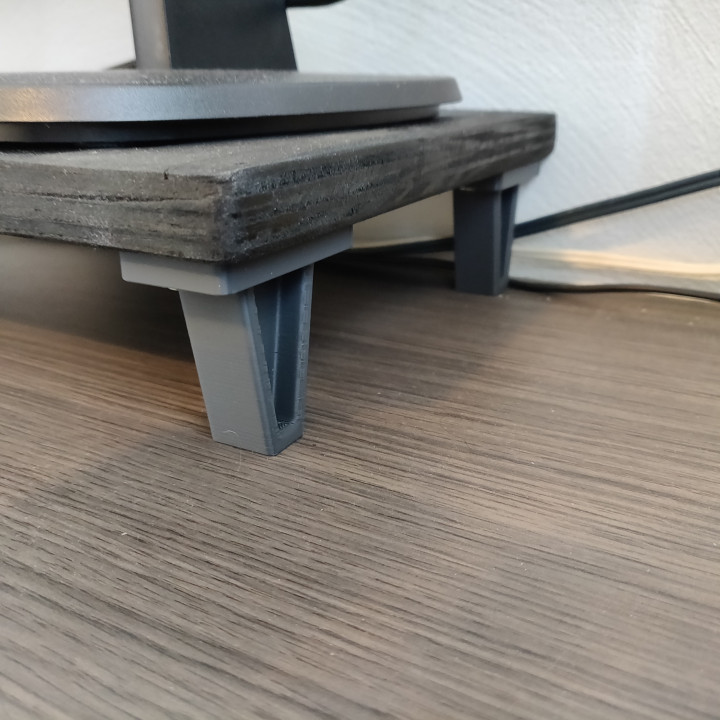3D Printable Monitor shelf support by Ruud
