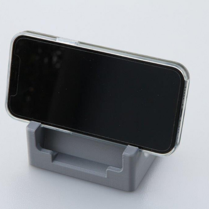 3D Printable iPhone 12 stand by Steve BLACKBIRD