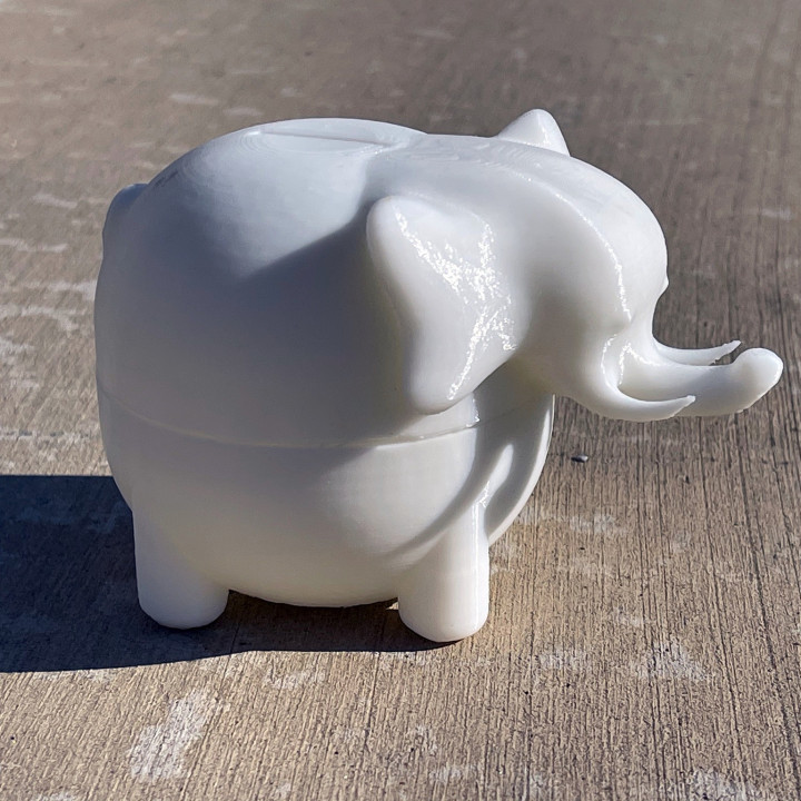 3D Printable Elephant coin bank by Philippe Barreaud