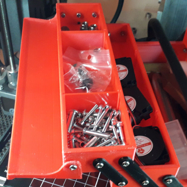 3D Printable Cantilever tool box. by Chris Gaze